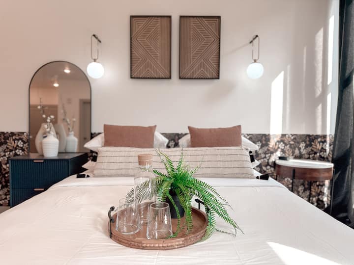 Private Rooftop Studio | Fifa Dallas Luxury Escape - Dallas, TX