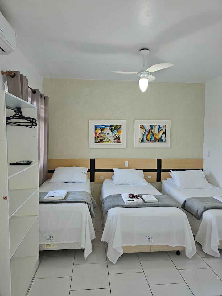 Kitinete Quadrupla Solteiros 11 - Florianópolis