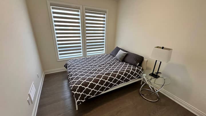 New Bright 2 Bedroom Home - Oakville