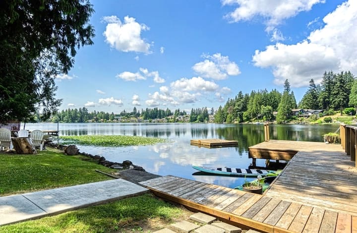 Peaceful 4b2.5b Lake Home | Kayaks, Dock & Patio - Mukilteo, WA