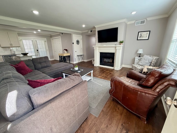 2br 2 1/2 Bath - Walk To Campus! - 스탁빌