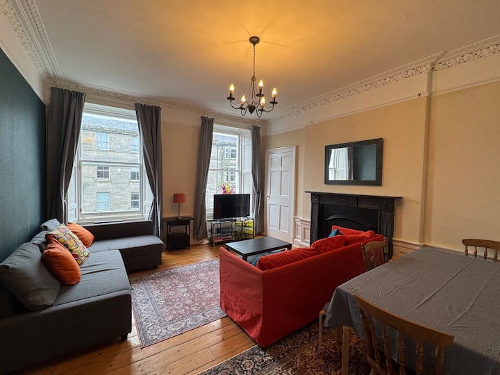 Edinburgh Pleasance Apartment 4 Bedrooms 7 Beds - Edinburgh