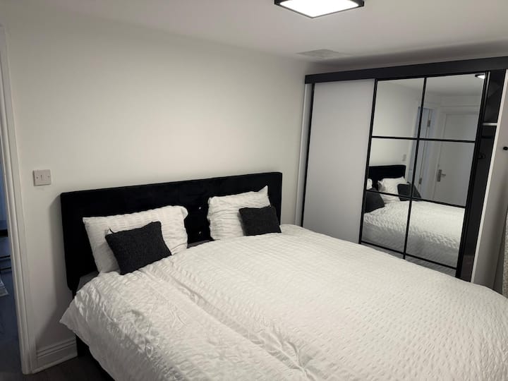 Antims Modern Apartment - Dovestone Reservoir