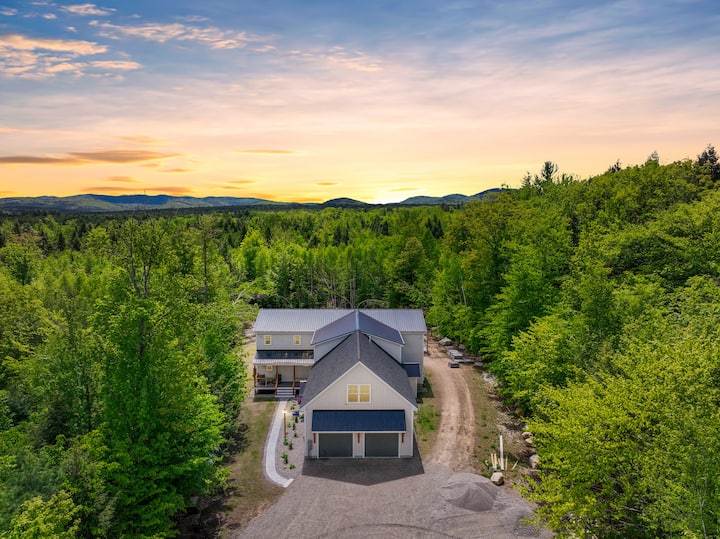 Hemlock Hideaway | 4500 Ft.² New Build W/ Hot Tub - North Conway, NH
