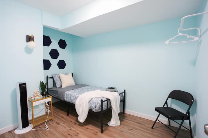 The Floral Room - 10 Min Bus To Downtown - Seattle, WA