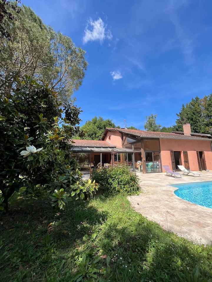 Maison De Famille - La Villa Moum - Hôtel ibis Vienne Sud