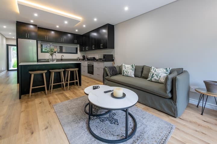 Ironwood - Wilderness Apartment - Victoria Bay