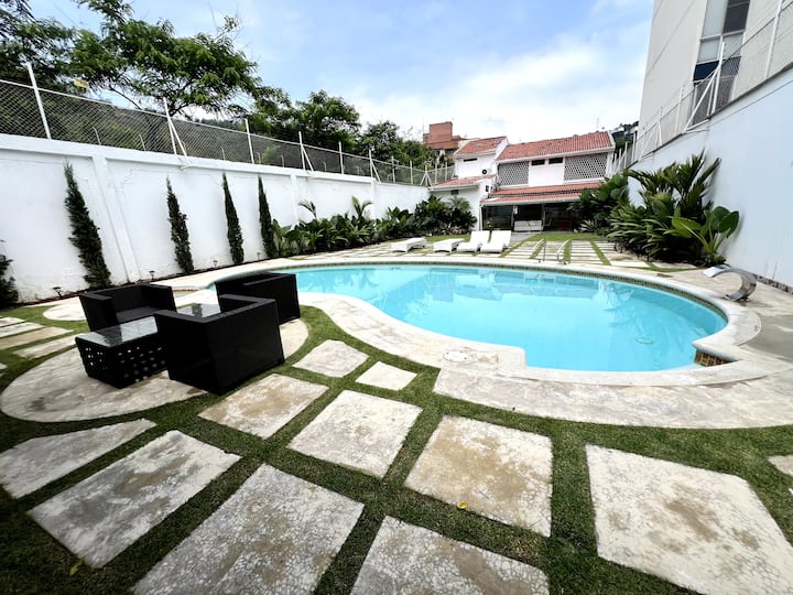 Casa De Lujo Con Piscina, Confort Y Diseño Moderno - 卡利