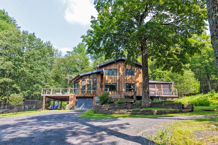 Chez Scarlett - Large Modern Mountain Chalet - Woodstock, NY