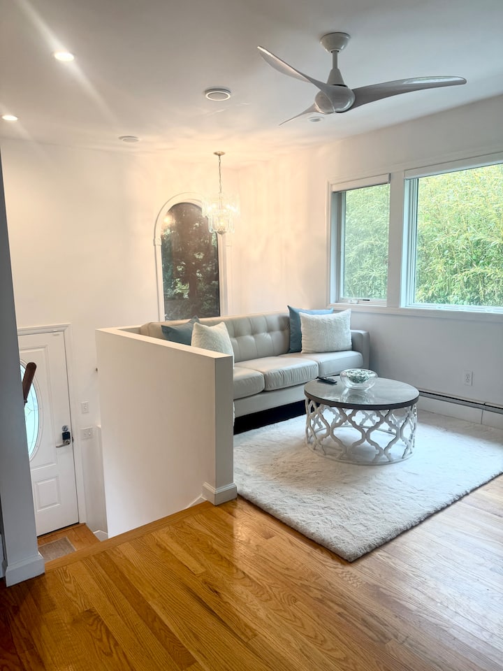 Hamptons Getaway With Hot Tub - Hampton Bays, NY