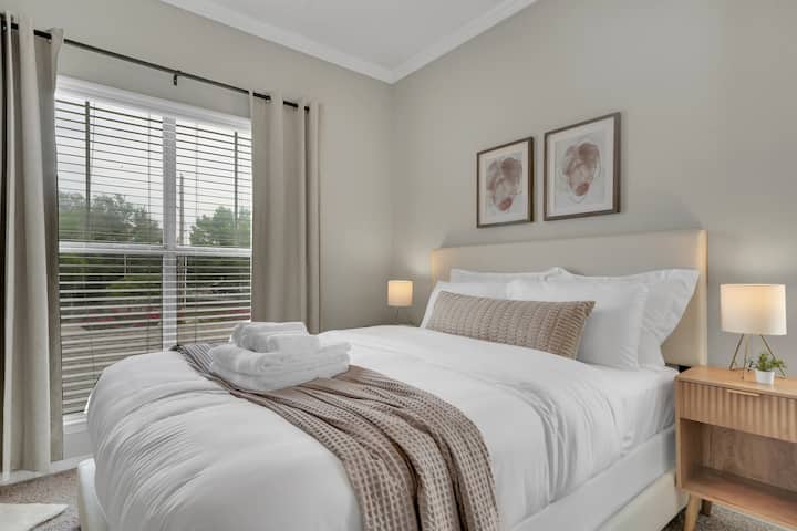 Sapphire 1bd Loft | Pool & Gym - Carrollton