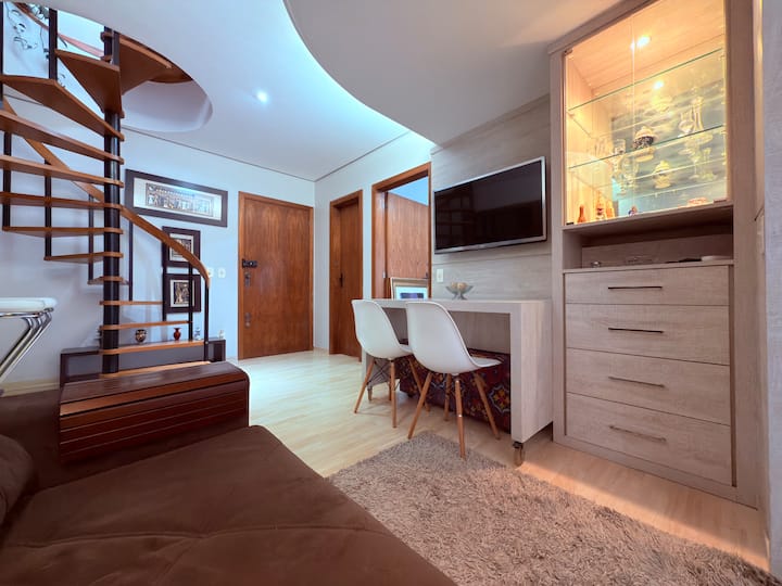 Cobertura Super Confortável | 2 Quartos Com Vaga - Porto Alegre