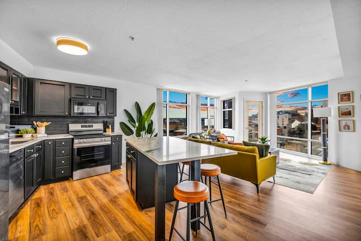 City-view | Free Parking | 24/7 Gym - Cleveland