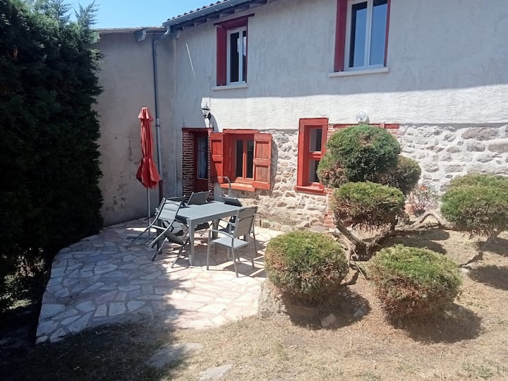 Maison En Pisé à La Campagne, Sans Vis à Vis - Montrond-les-Bains
