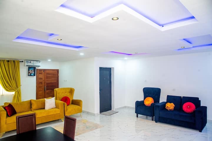 Spacious 2bed Flat+netflix+ps4 +15 Mins To Airport - Lagos