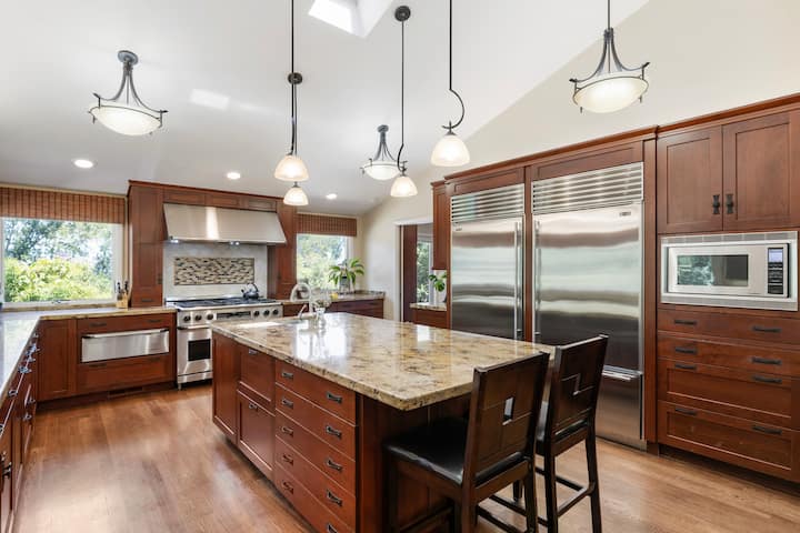 Miro Grove Manor–4br/3.5ba*1.5 Acres*privacy*ac - Redwood City, CA