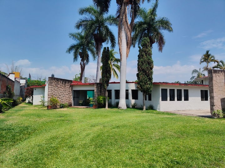 Seyle: Enjoy The Gardens, Pool And Fronton Court. - Cuernavaca