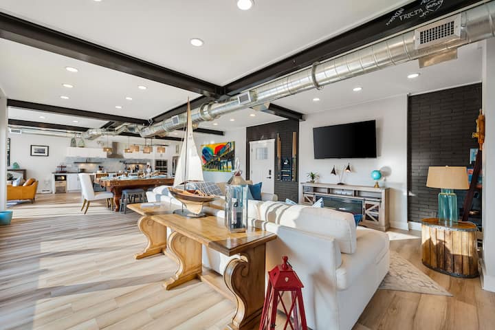 Beachside Retreat Jax Beach | The Wheelhouse Unit - Jacksonville Beach, FL