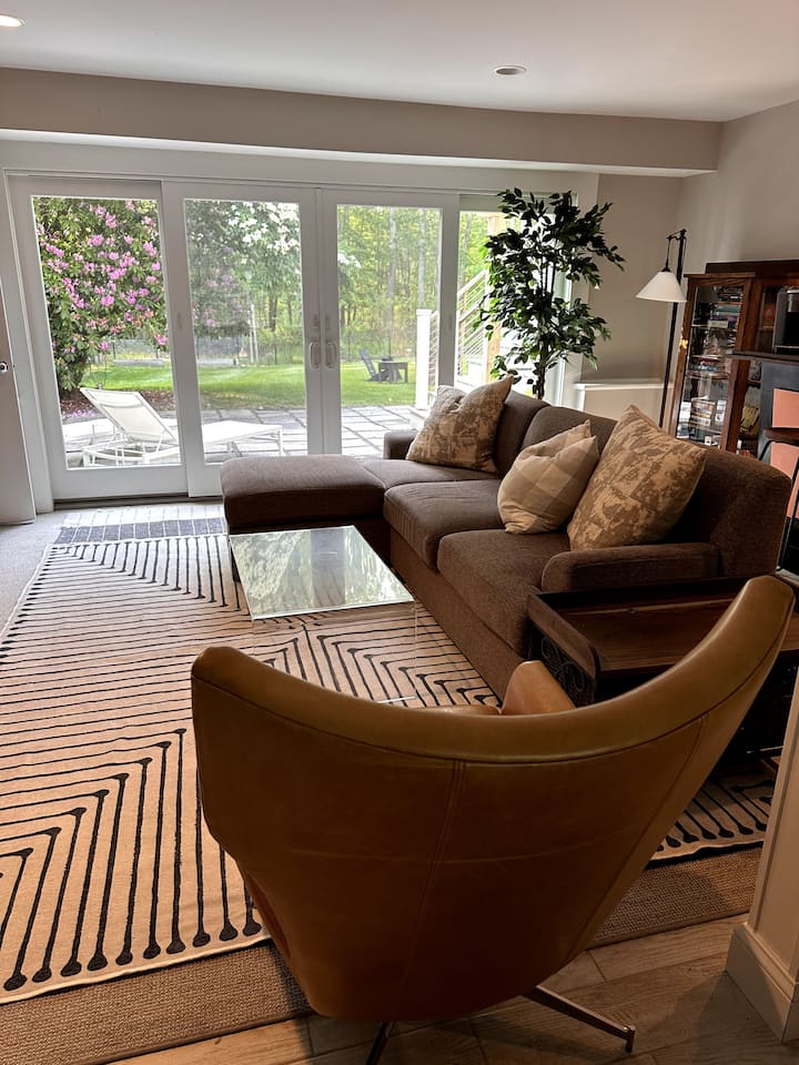 Sag Harbor Getaway -
Walk To Private Beach Or Town - Bridgehampton, NY