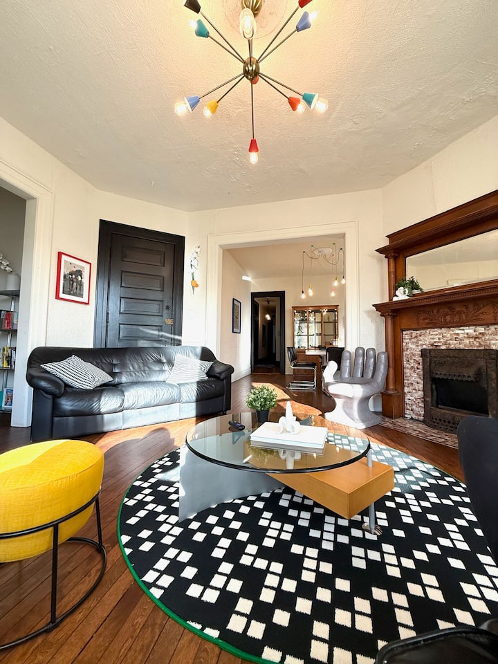 Lower East Side 4 Bedroom Victorian - Milwaukee, WI