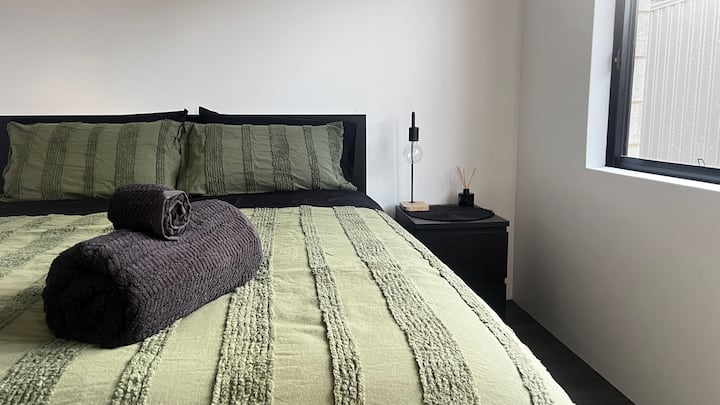 Comfy Room In Young & Quiet Home - Perth, Australia