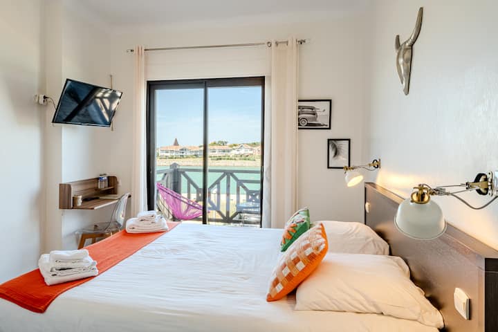 Hôtel Face Au Fleuve, à Proximité Des Plages - Mimizan