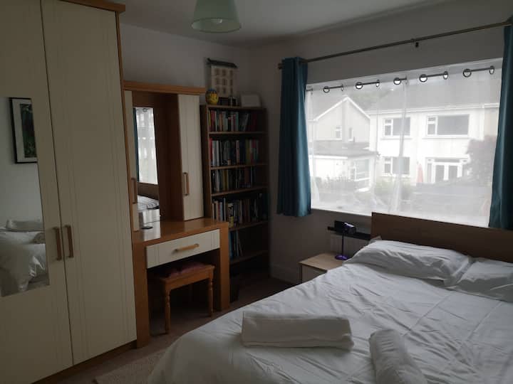 Double Room In Family Home In Malahide (Back) - Malahide