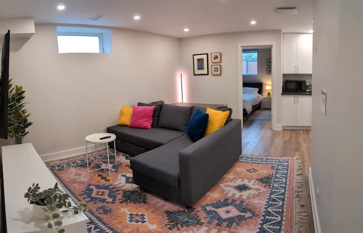 Modern Clean Midtown Private Suite Free Parking - Toronto