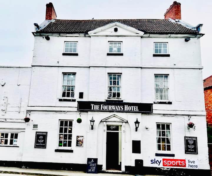 En-suite Rooms Above Village Pub, Restaurant & Fun - Retford