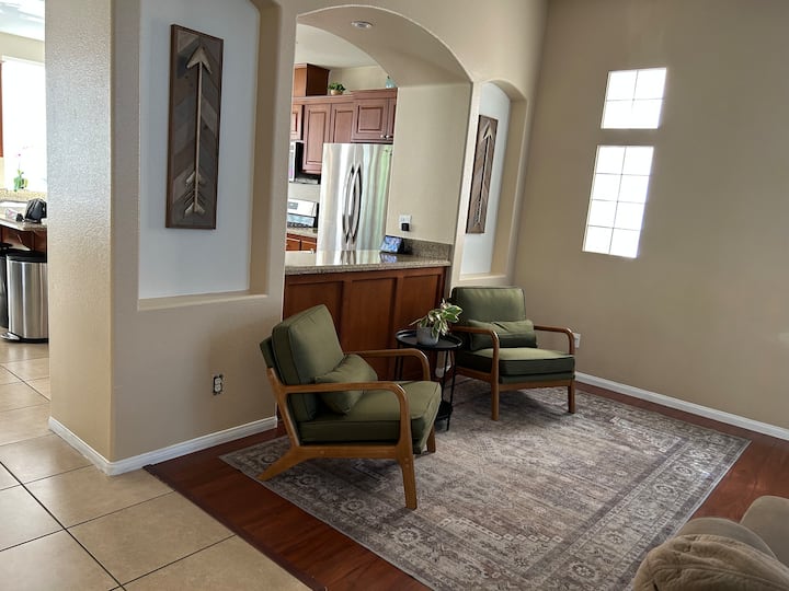 Family Vibe Home In Escondido - Escondido, CA
