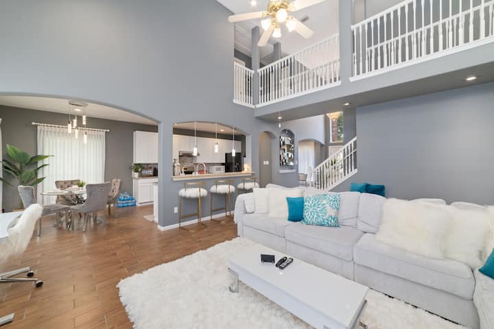 Luxury 5br•game Room•steps Fromsafari Event Center - シュガーランド, TX