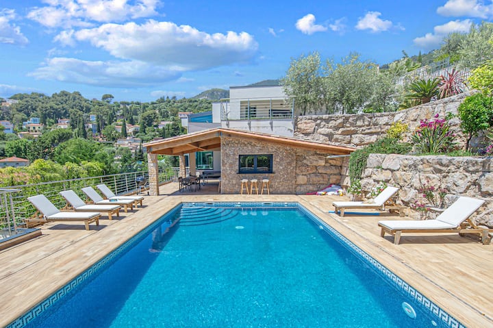 Villa Luxueuse - Piscine - Parking & Foot Privé - Menton