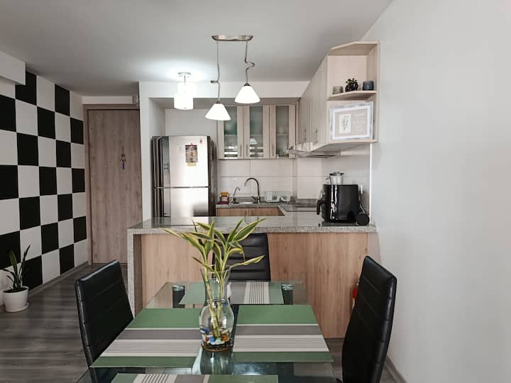 Departamento Completo Y Moderno Cerca Embajada A - Quito