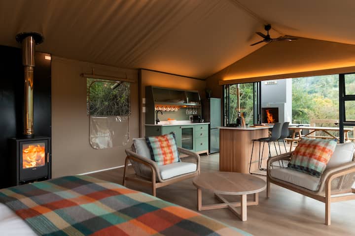 Premium Hot Tub Tent At Africamps Addo - Afrique du Sud
