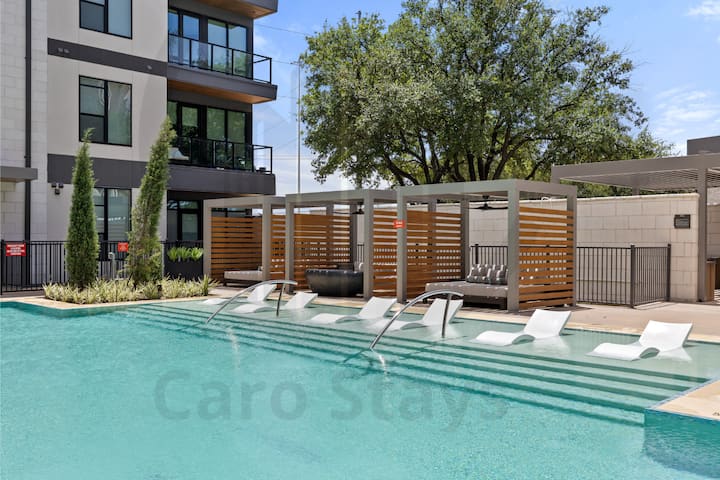 Comfy King Bed+pool+gym+downtown+domain+q2 Stadium - Austin Aquarium, Austin