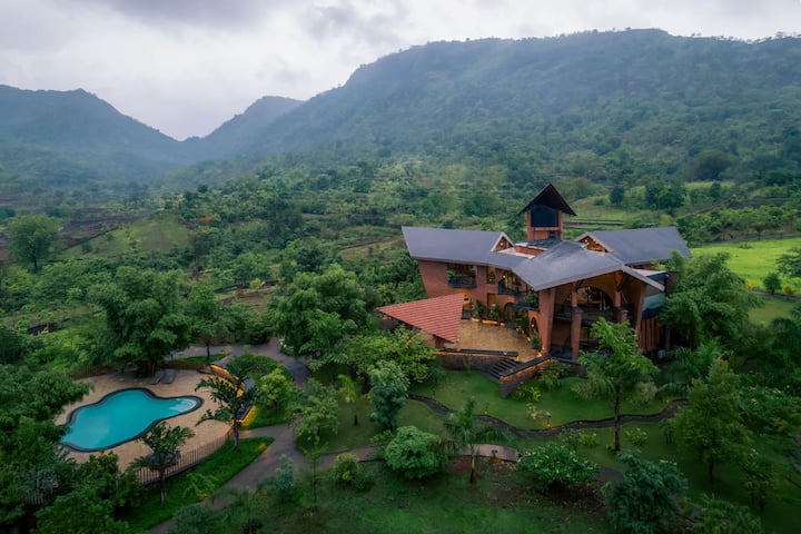 Pranah – Unique Architect W/ Pool, Panoramic Views - Matheran
