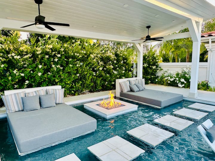 Luxury Villa • Resort Pool  •  $1m Outdoor Living - サンディエゴ