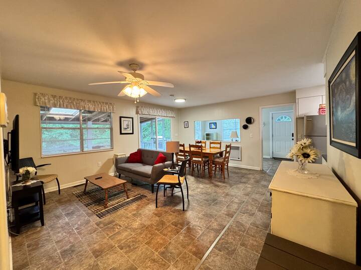 Dale Hollow River Cottage + Free Kayaks - Jamestown, TN
