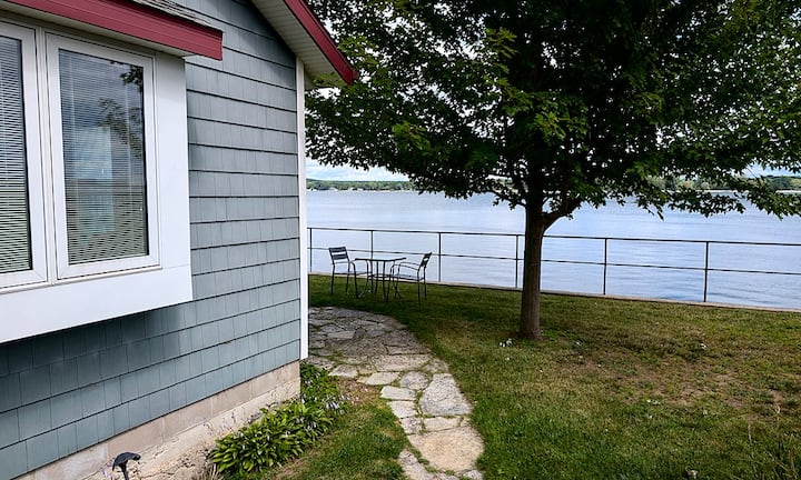 Beach Cottage At Cliff Dwellers Resort - Sturgeon Bay, WI