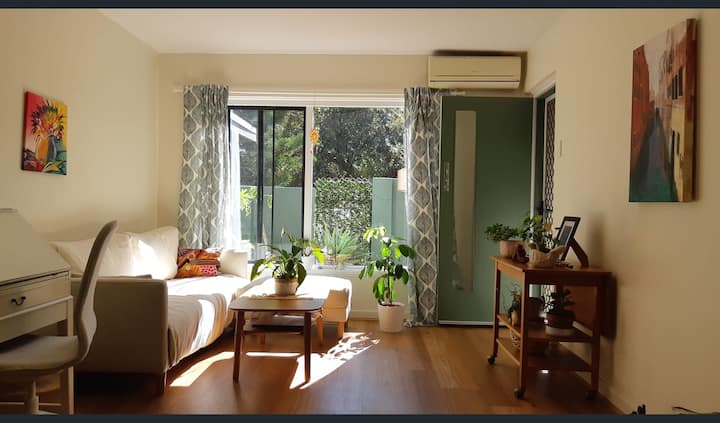 Jolimont Ground Floor Apartment With Courtyard - Subiaco