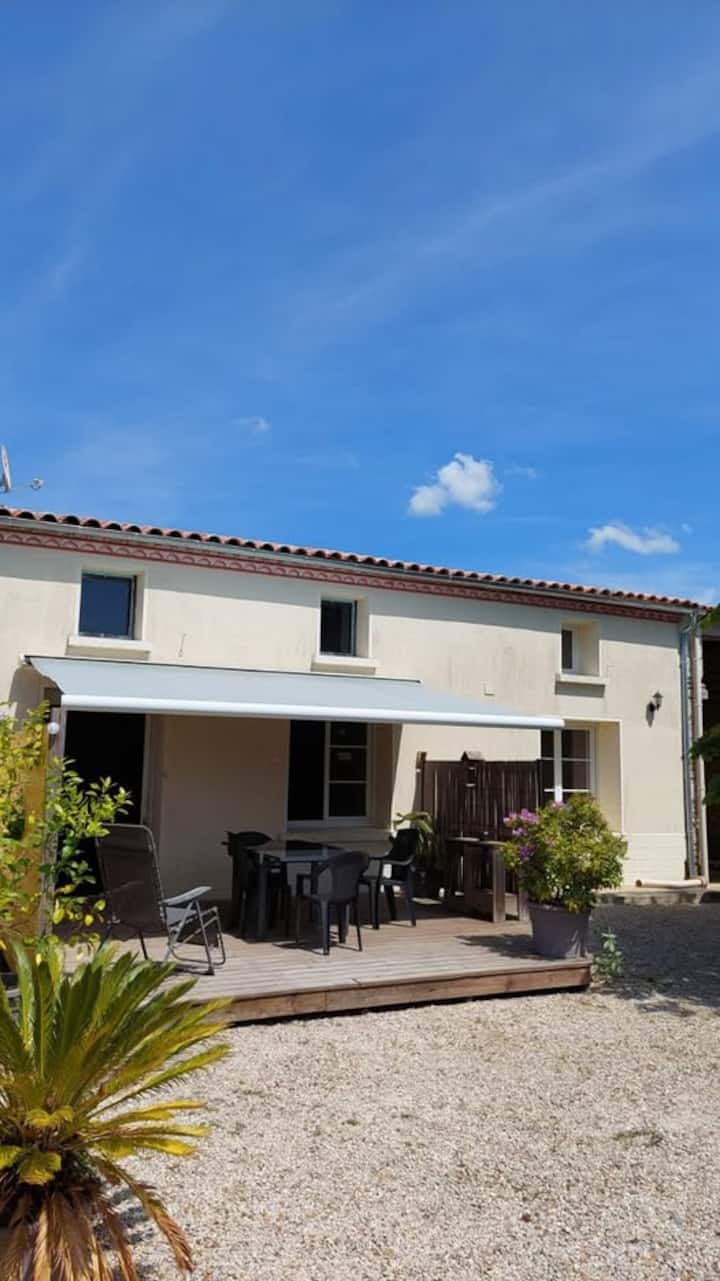 La Parenthèse Verte 10 Min Saintes, 40 Min Plages - Charente-Maritime