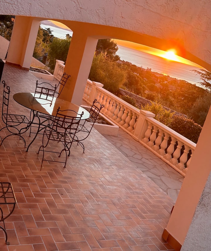 Appartement Neuf Dans Villa - Plage de Saint-Aygulf