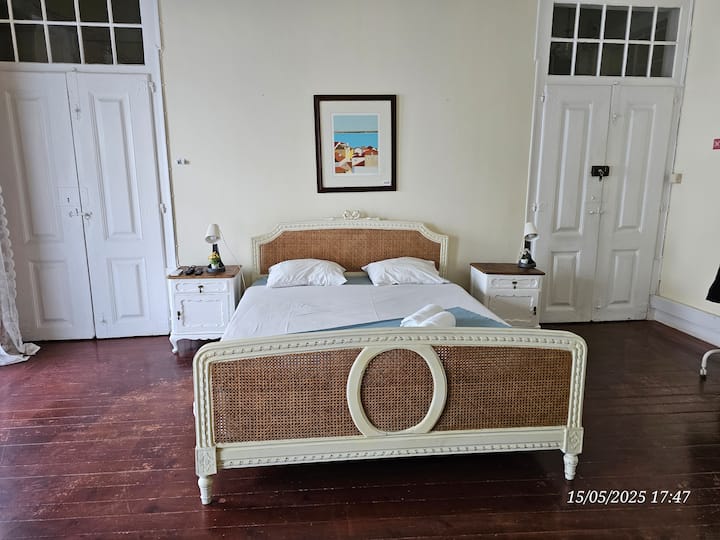 Biya Ensuite Room! @ Downtown Faro - Faro