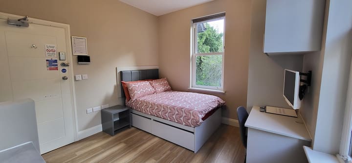 Self Contained Studio 3 Apartment - Epsom - Epsom