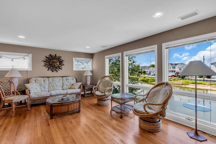 Walk To Beach! 4br Coastal Escape - Point Pleasant - Point Pleasant Beach, NJ