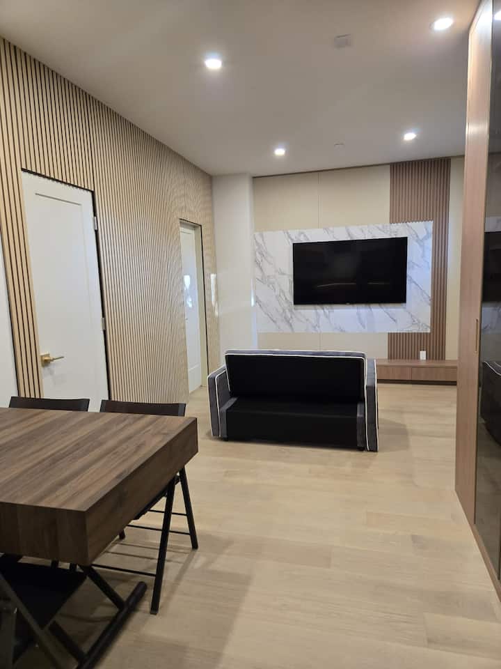 Premium Fully Private Basement 1-bed, 1-bath - Vancouver