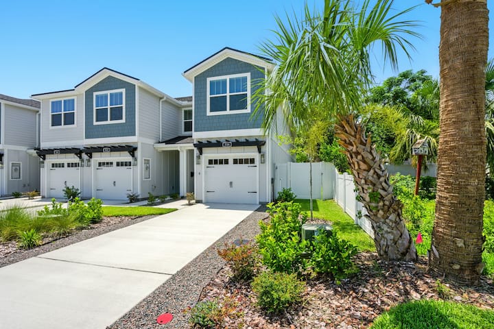 "After Dune Delight", New 3 Br, 2.5 Bath Townhome - Jacksonville Beach, FL