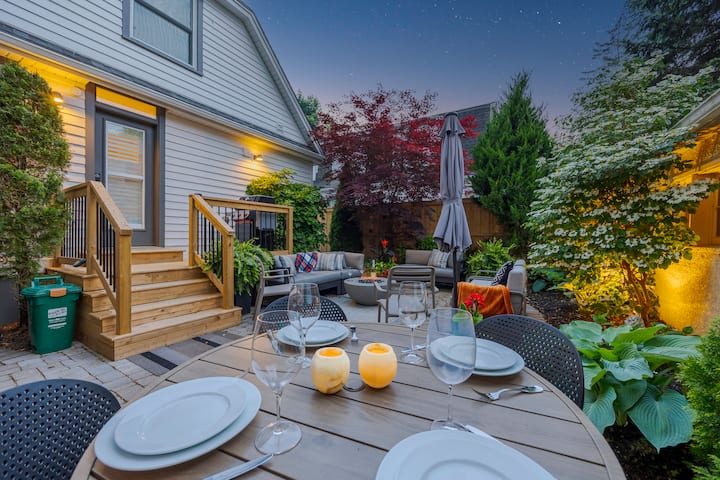 Old Town Notl Gem | Private Backyard W/ Fire Table - Niagara-on-the-Lake