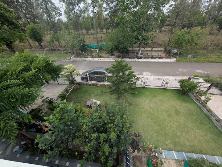 Peaceful Luxury 1bhk Pathankot W/ Wifi, Gardens - Pathankot