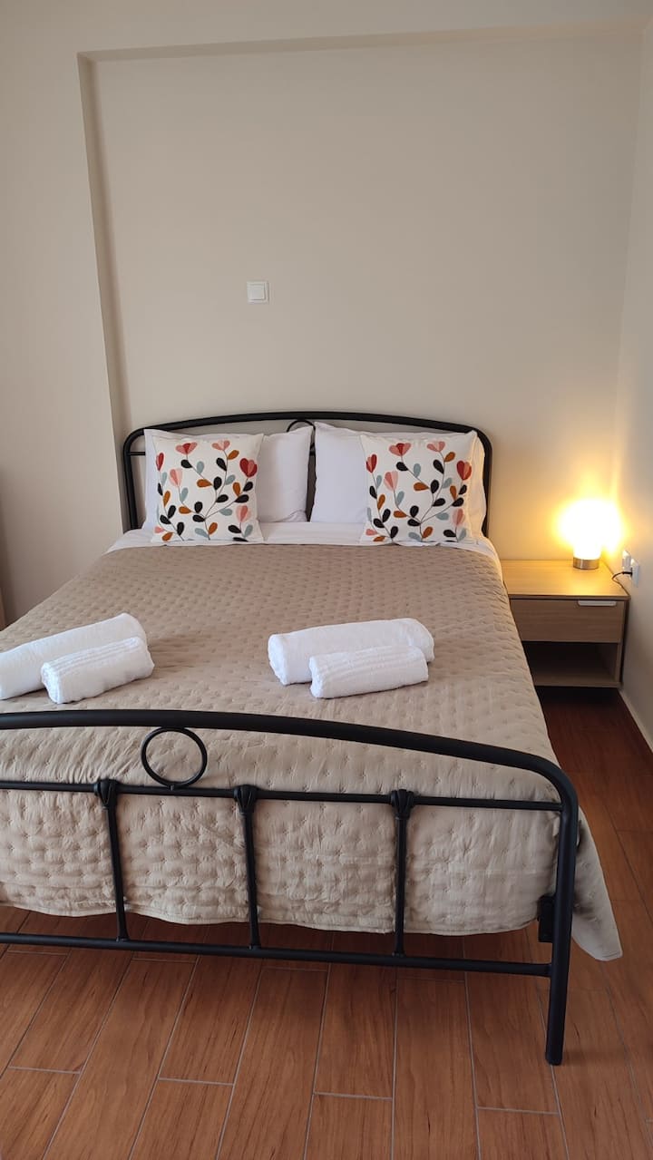 The Queen's 66 - Kalamáta